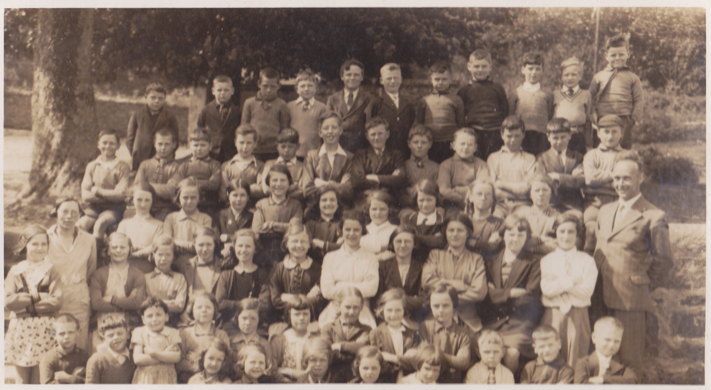 Listen to Peter & Mary Mackenzie & Ishbel Kerr | Whiting Bay Memories